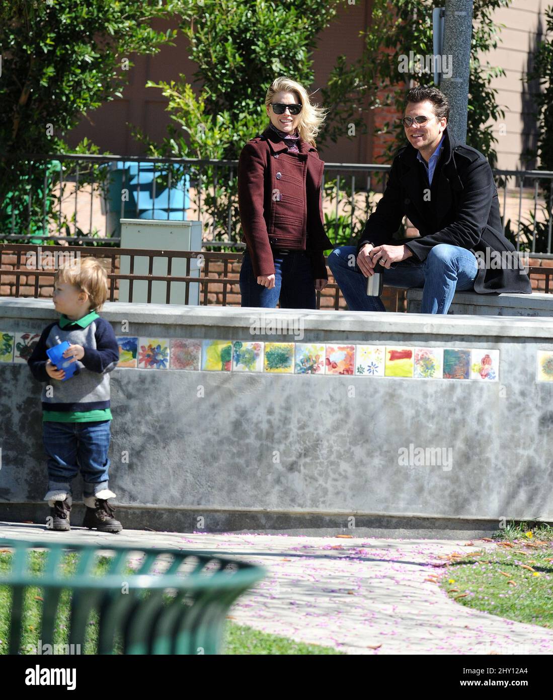 Ali Larter und Ehemann Hayes MacArthur und Sohn Theodore Hayes ...