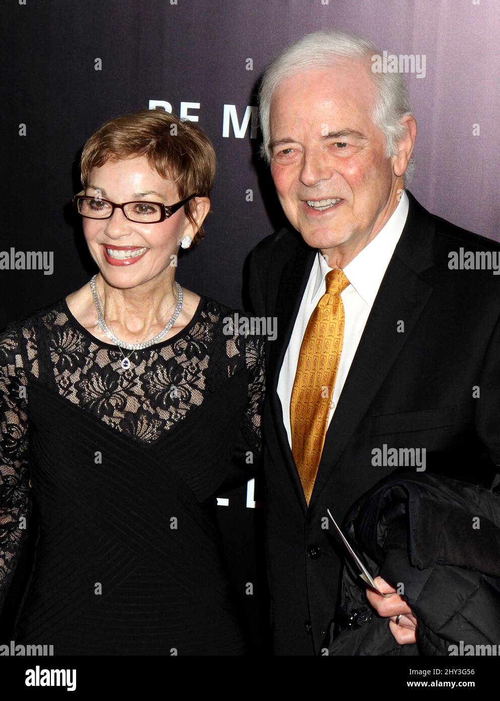 Nick clooney and nina warren -Fotos und -Bildmaterial in hoher ...