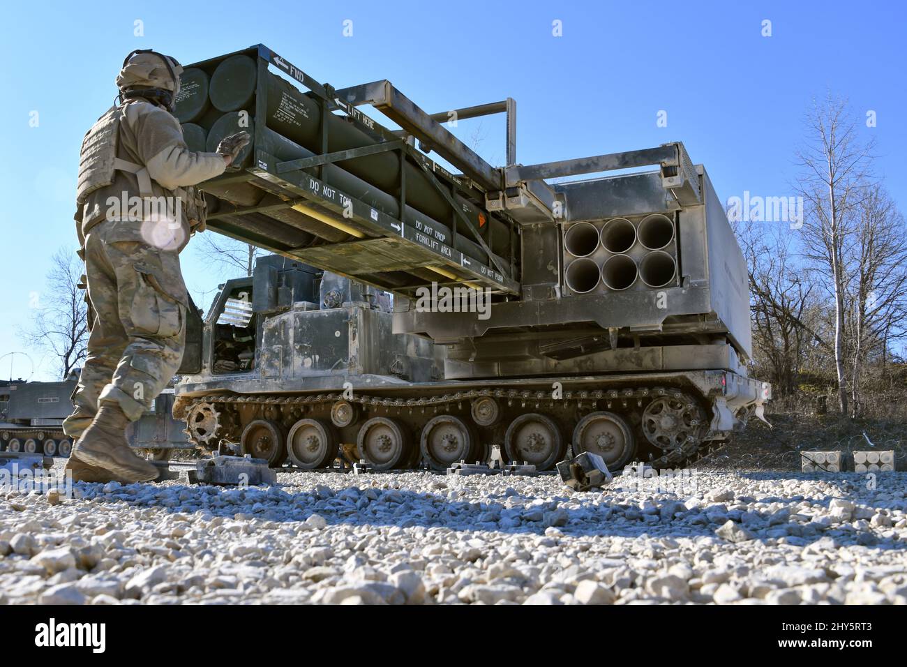 US-Soldaten, die der 41. Field Artillery Brigade zugewiesen wurden ...