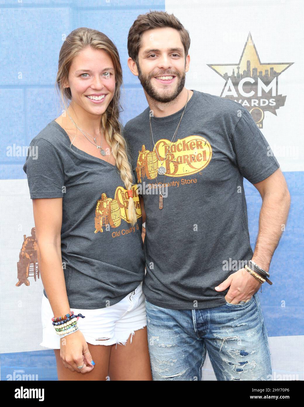 Thomas Rhett, Lauren Gregory bei der Cracker Barrel Old Country Store ...