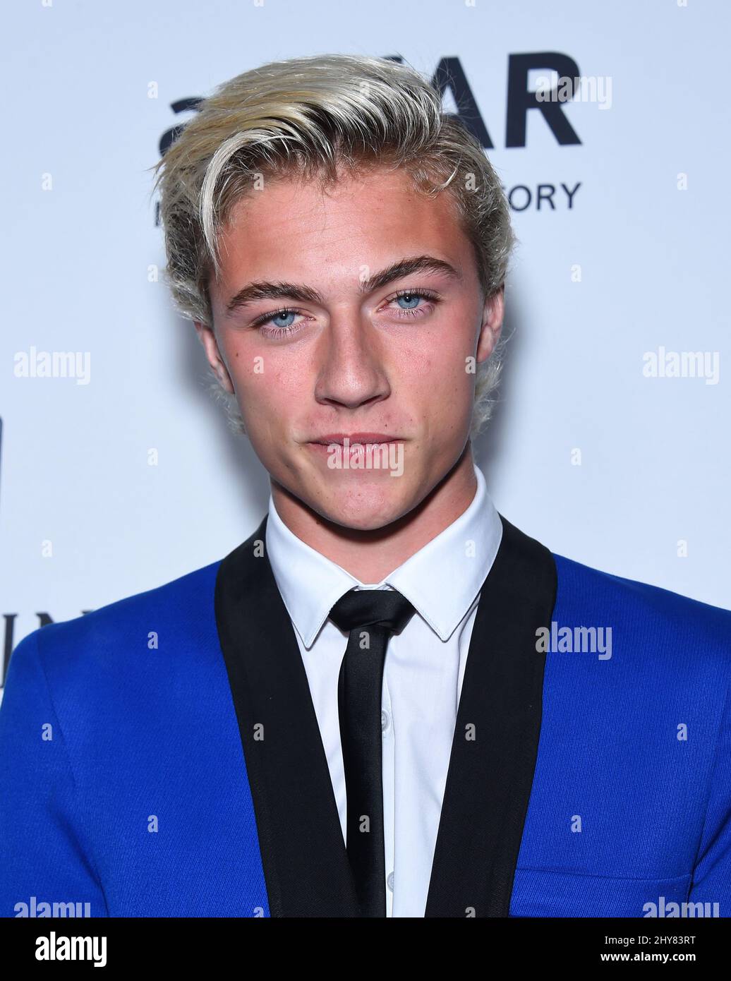 Lucky blue smith -Fotos und -Bildmaterial in hoher Auflösung – Alamy