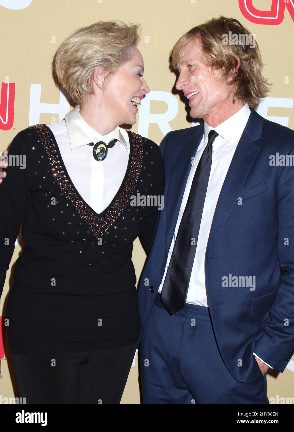 Sharon stone scott woodward cnn heroes -Fotos und -Bildmaterial in ...