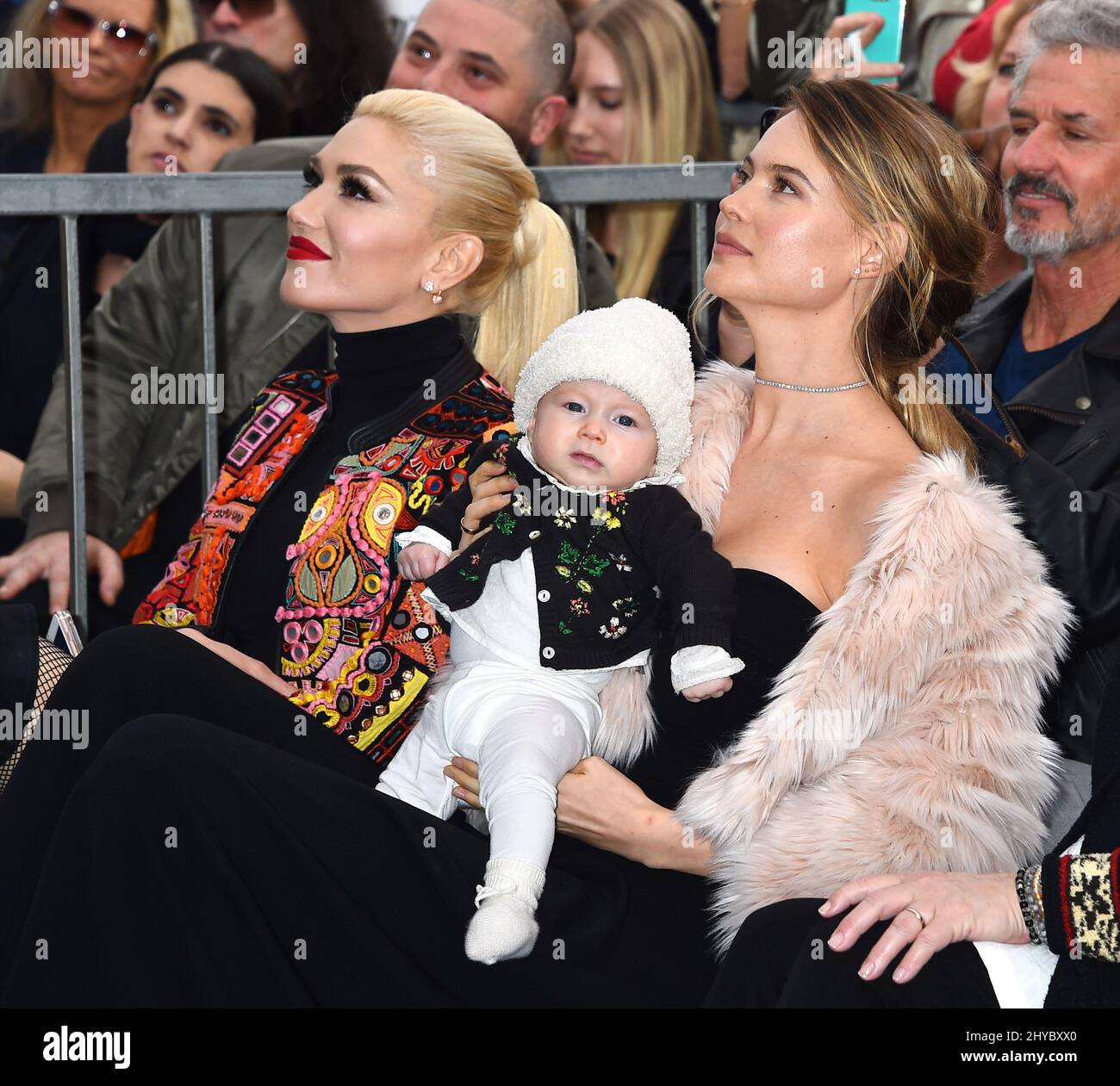 Gwen stefani behati prinsloo -Fotos und -Bildmaterial in hoher ...
