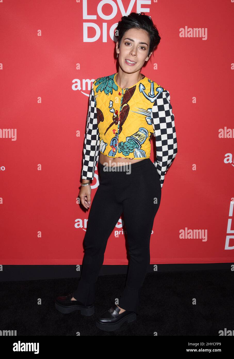 Roberta Colindrez nimmt an der Red Carpet-Veranstaltung von Amazon ...