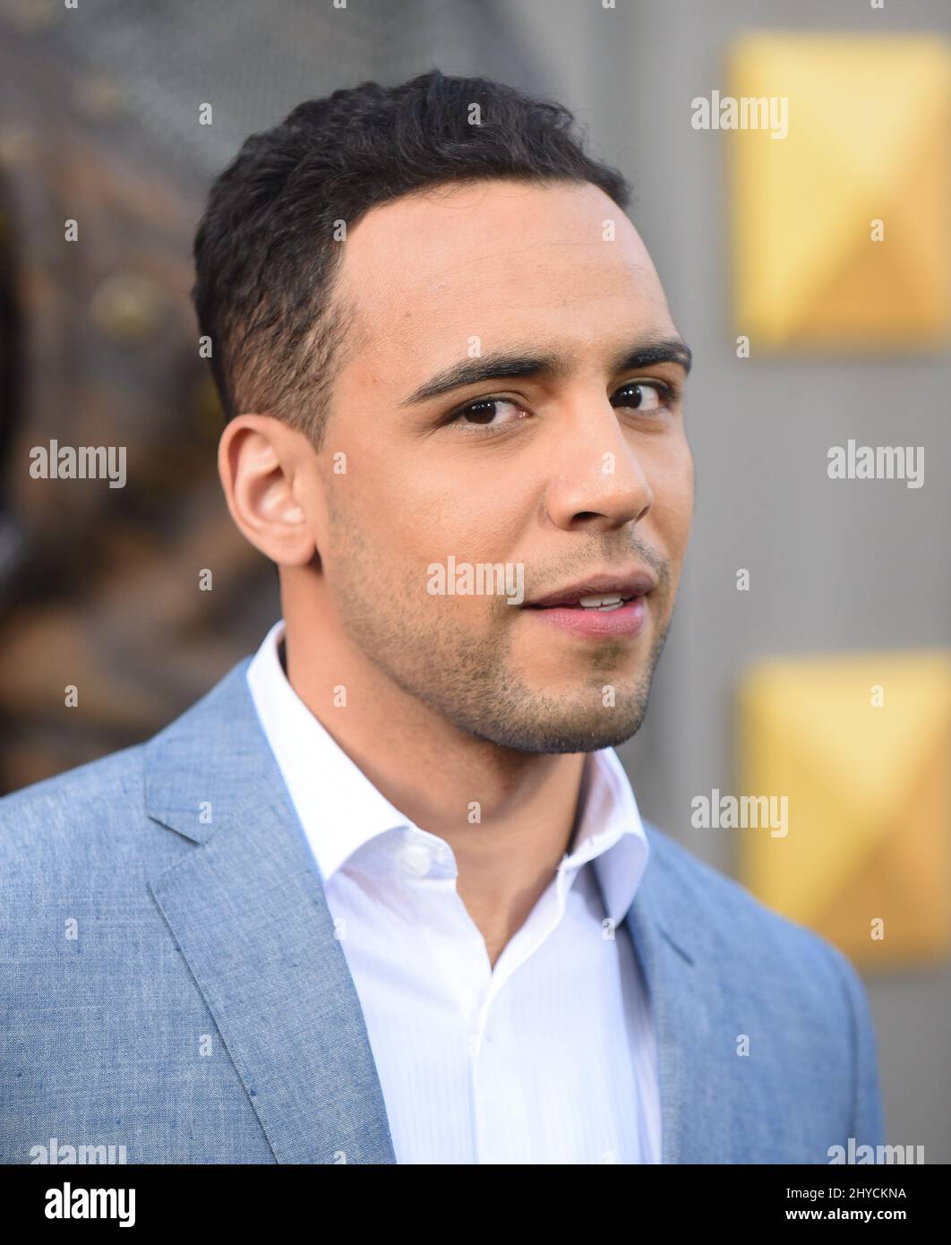 Victor Rasuk bei der Weltpremiere von „King Arthur: Legend of the Sword ...