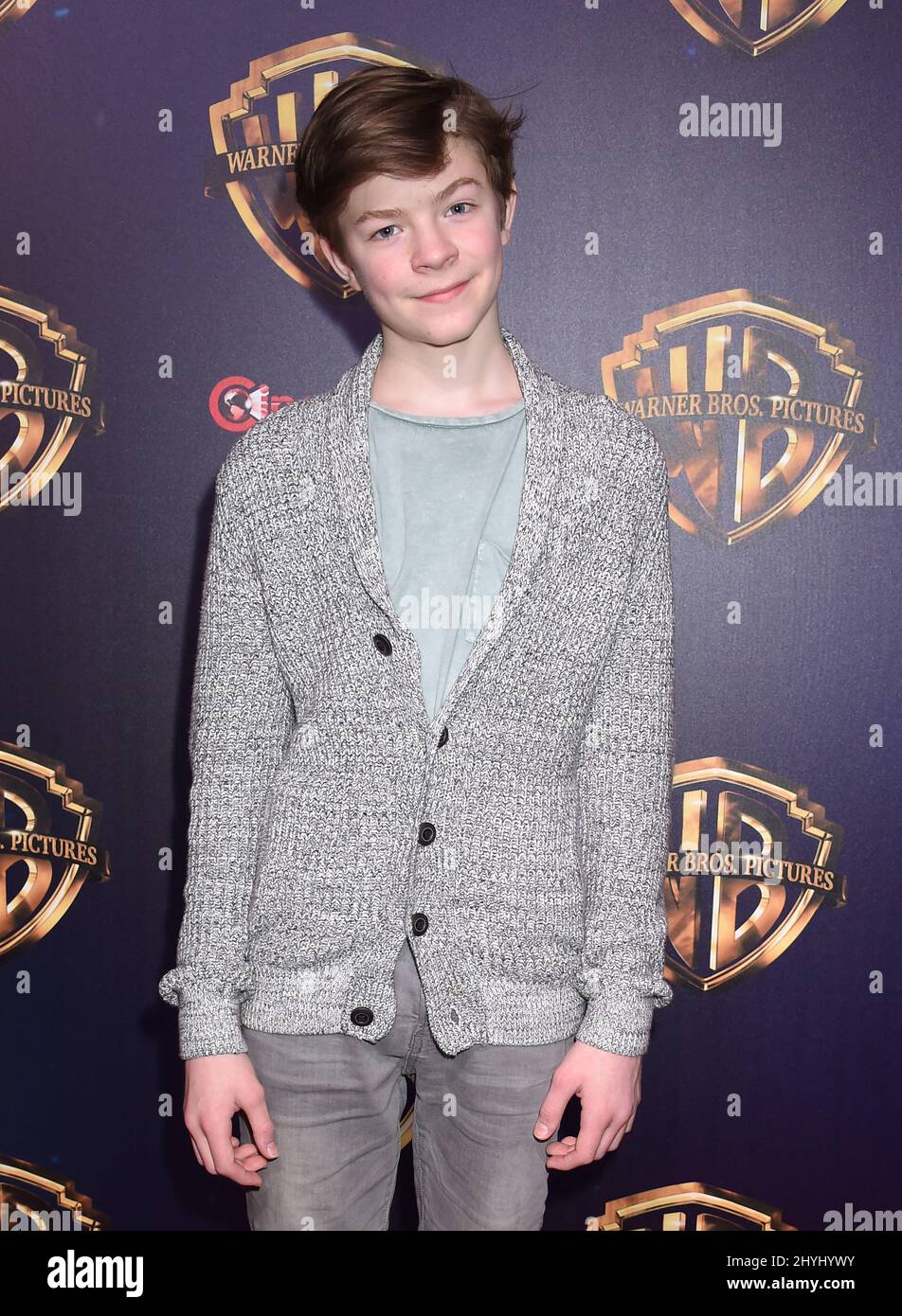 Oakes Fegley bei der Präsentation von Warner Bros. Während der ...
