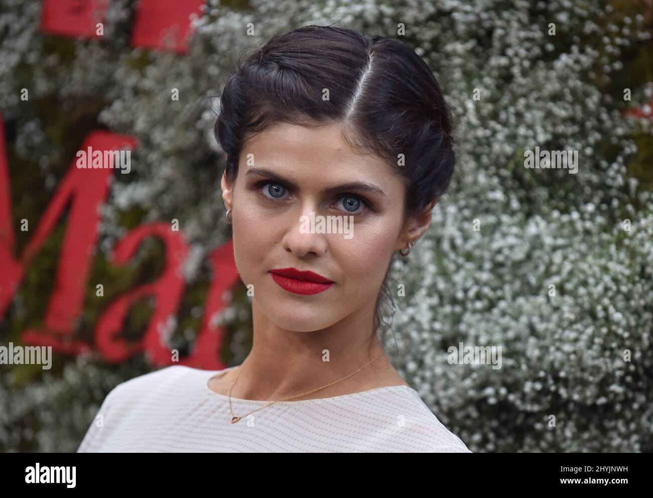 Alexandra daddario chateau -Fotos und -Bildmaterial in hoher Auflösung ...