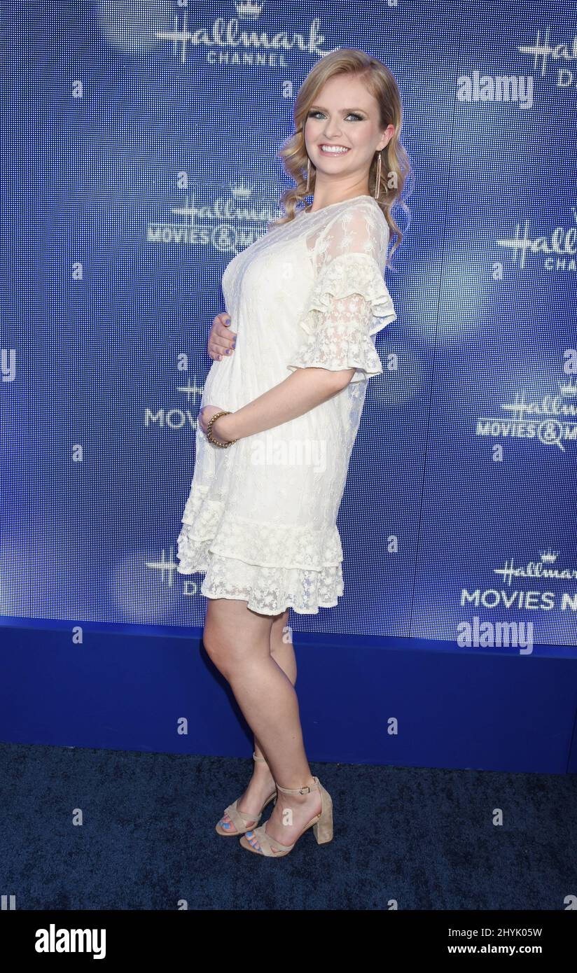 Andrea Brooks im Hallmark Channel und Hallmark Movies & Mysteries 2019 ...