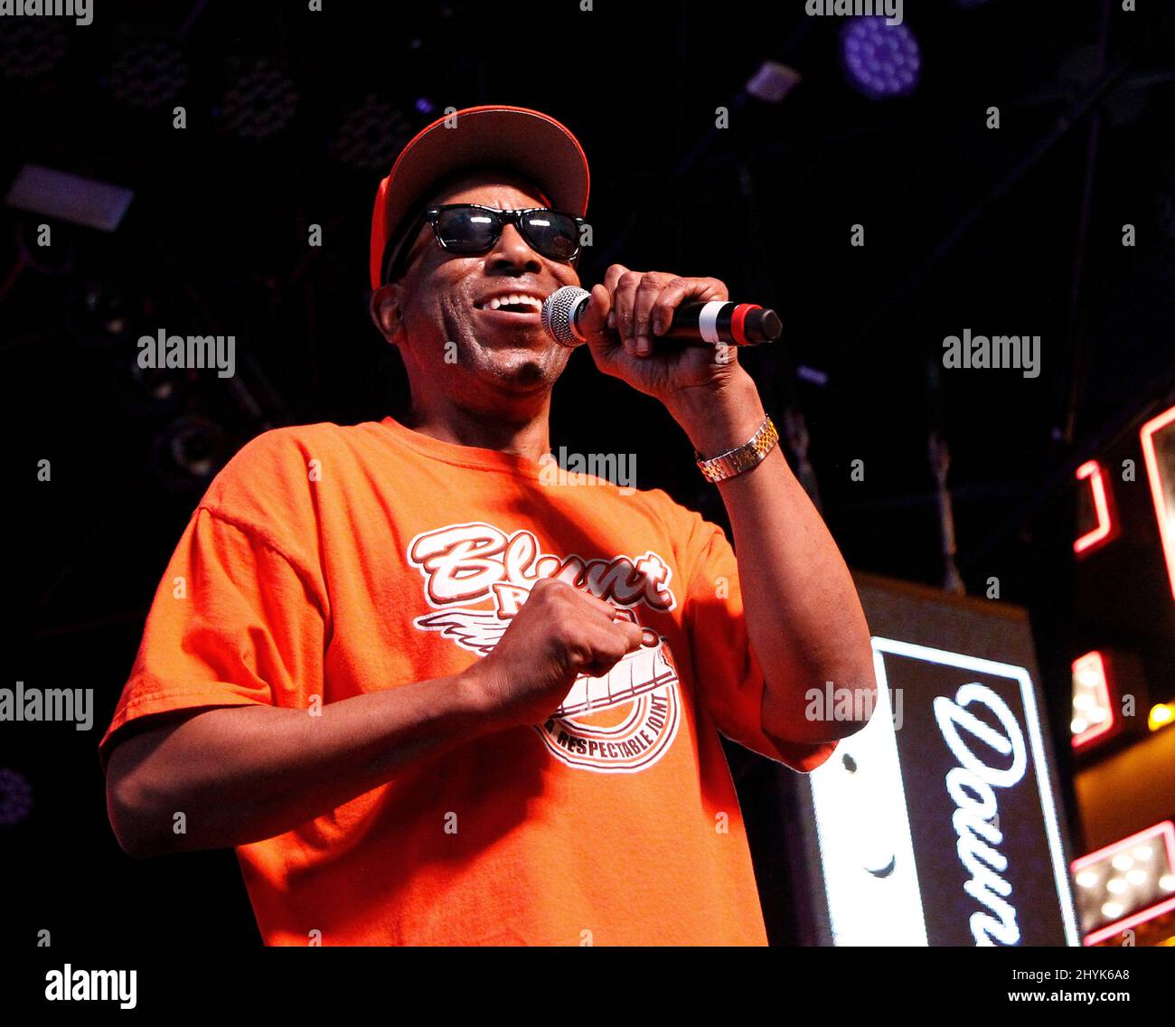 Ton Loc auf der Bühne des I LOVE DAS 90'S Konzert im Fremont Street ...