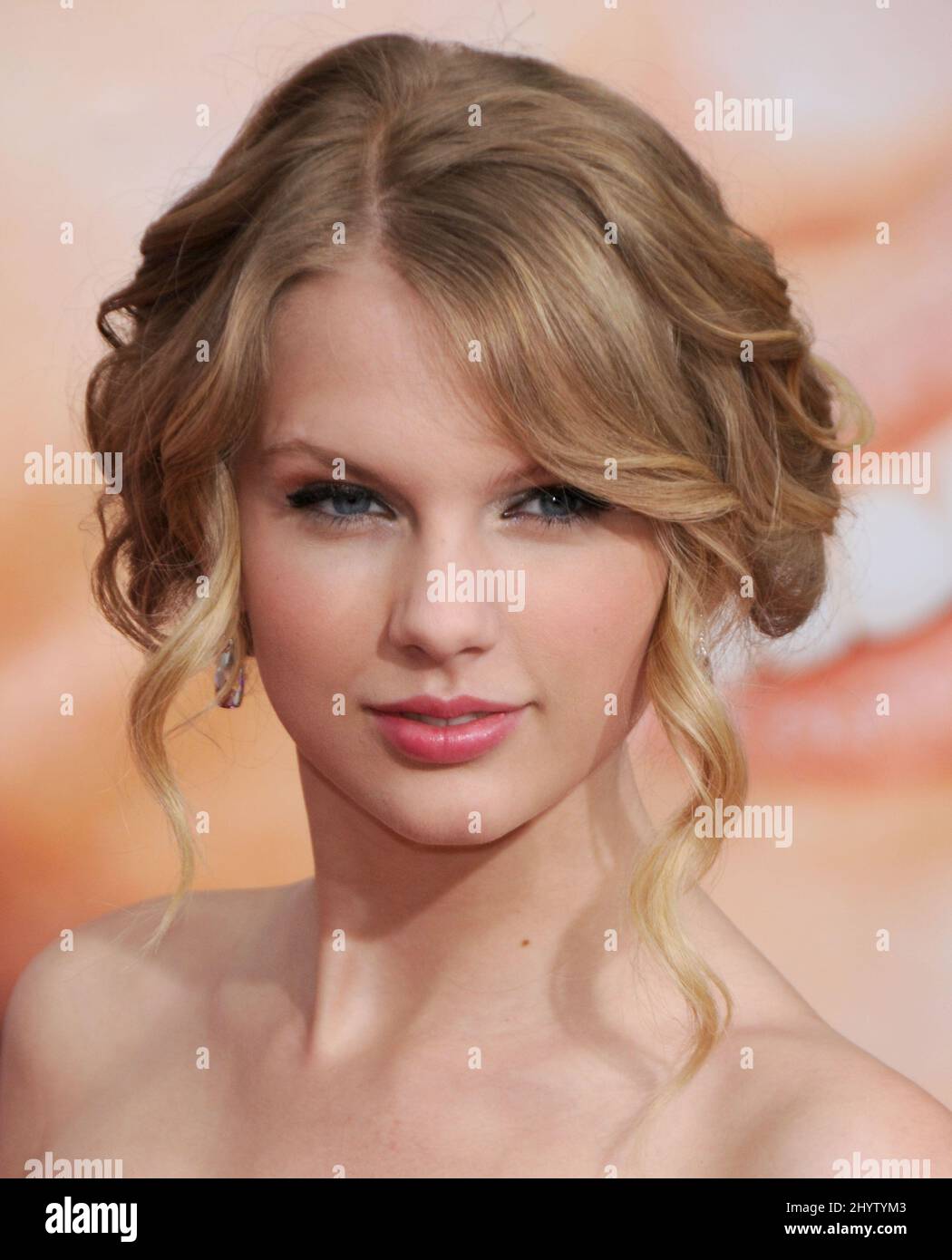 Taylor swift hannah montana -Fotos und -Bildmaterial in hoher Auflösung ...