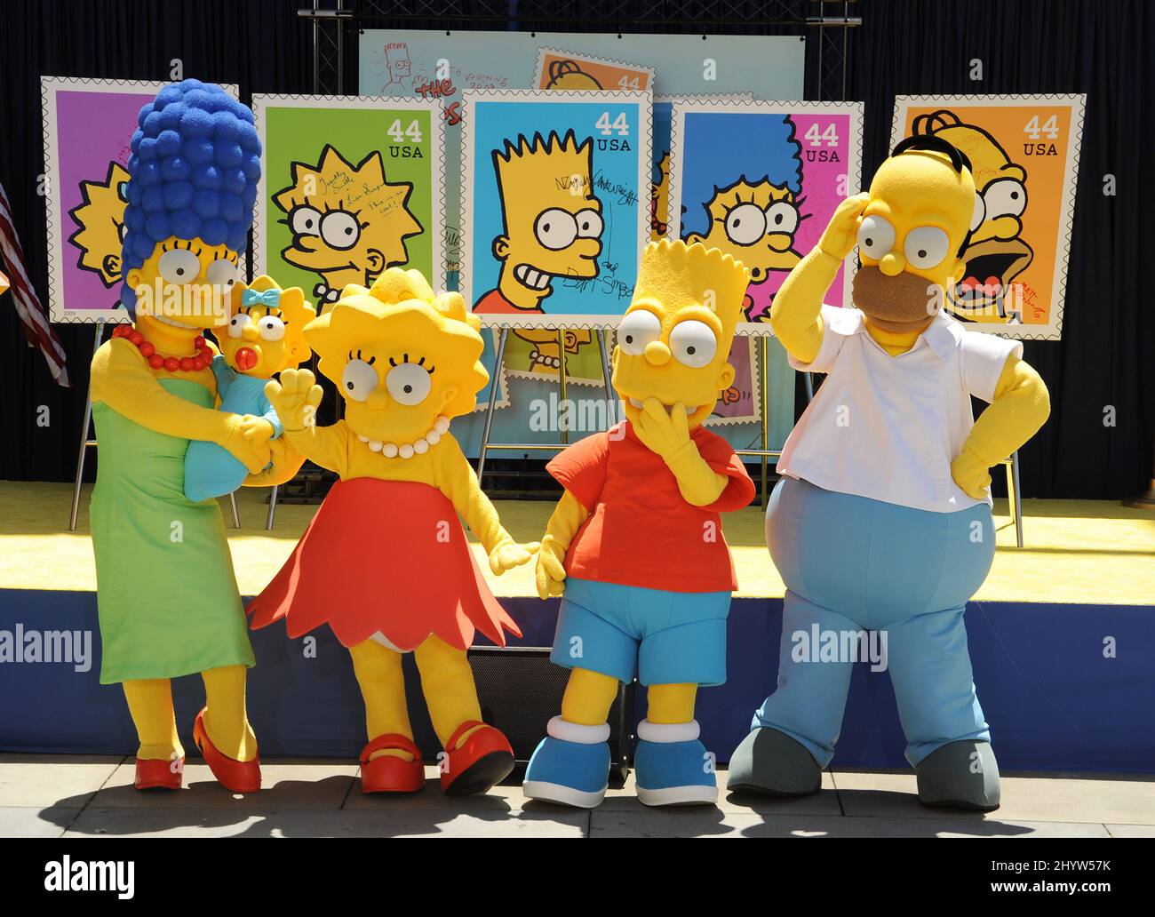 Figuren gekleidet wie die Simpsons, von links, Marge, die Maggie, Lisa ...