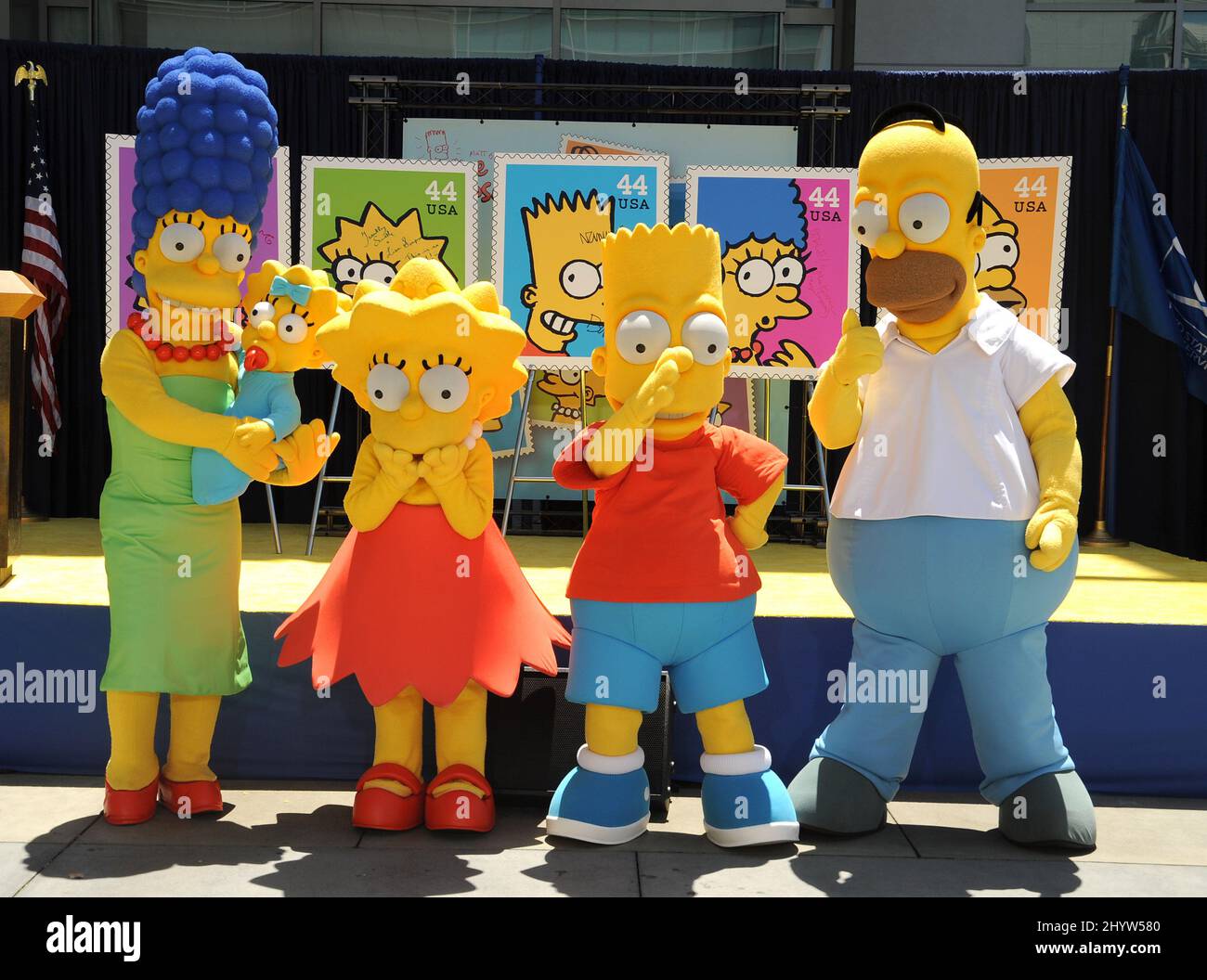 Figuren gekleidet wie die Simpsons, von links, Marge, die Maggie, Lisa ...