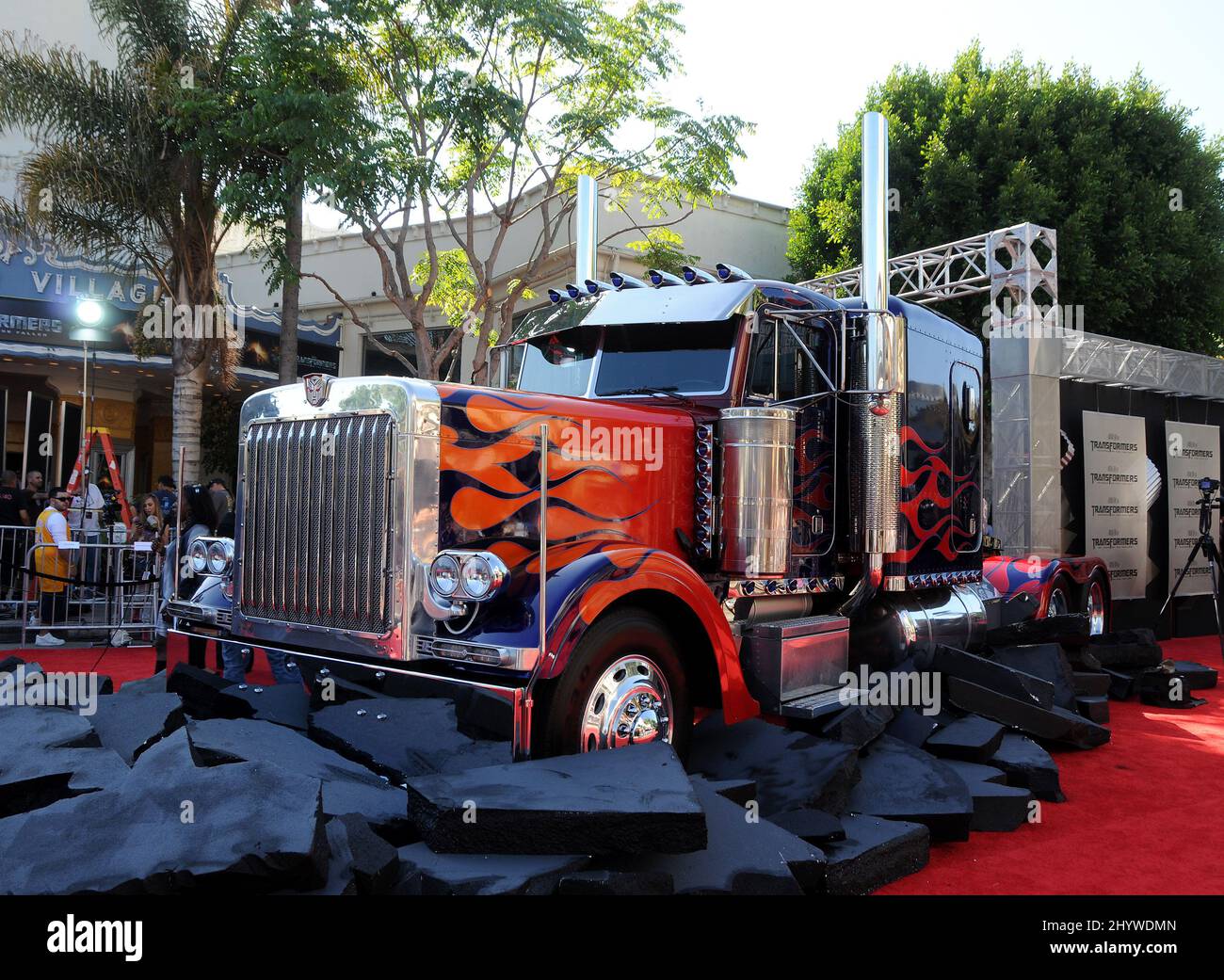Optimus Prime bei der Premiere von „Transformers: Revenge of the Fallen ...