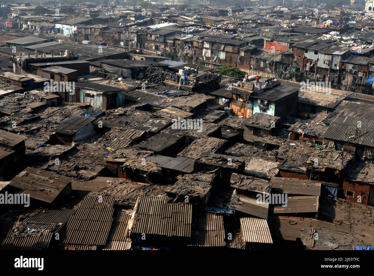 Dharavi slum india aerial view -Fotos und -Bildmaterial in hoher Auflösung – Alamy