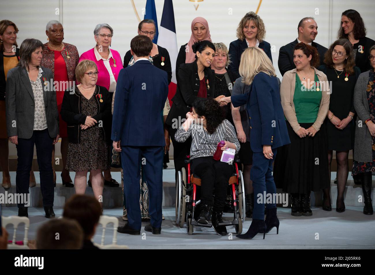 Der französische Präsident Emmanuel Macron und Brigitte Macron bei der ...