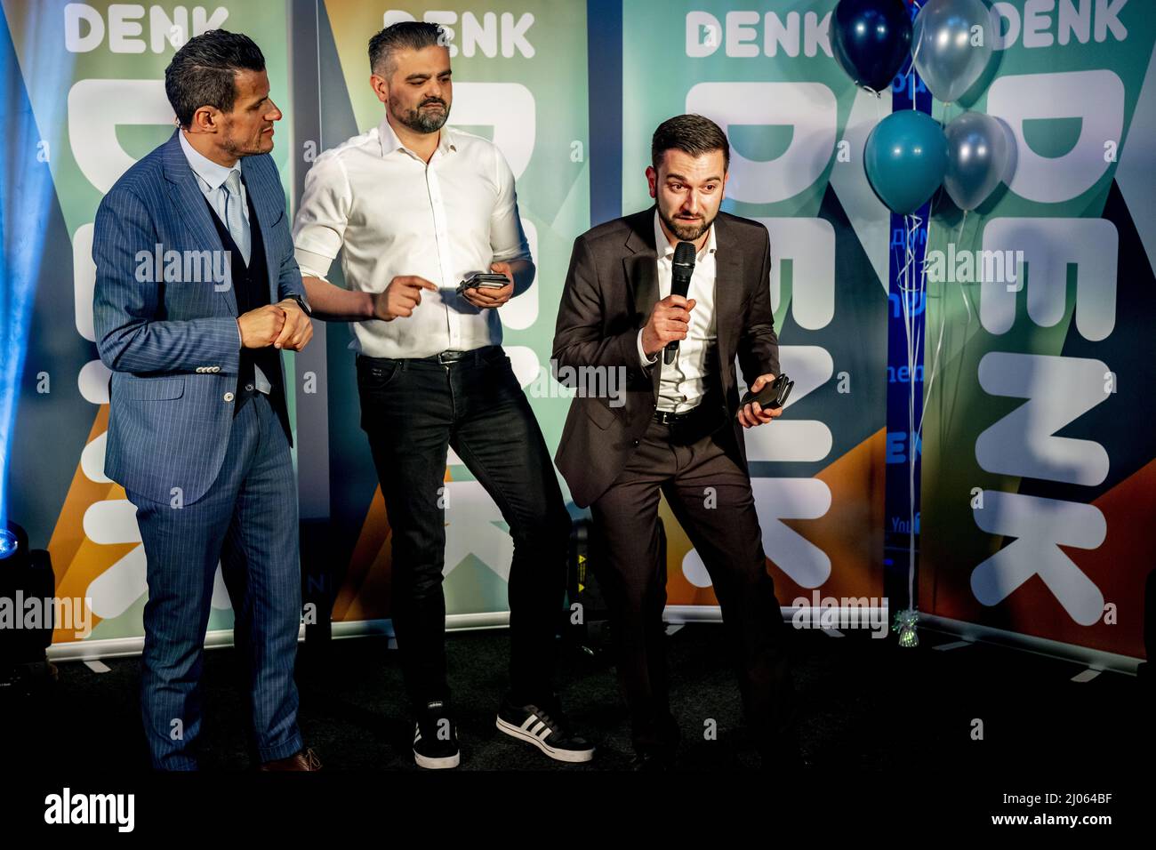 ROTTERDAM - DENK-lijsttrekker Farid Azarkan , Stephan van Baarle en ... ROTTERDAM - DENK-lijsttrekker Farid Azarkan , Stephan van Baarle en ...
