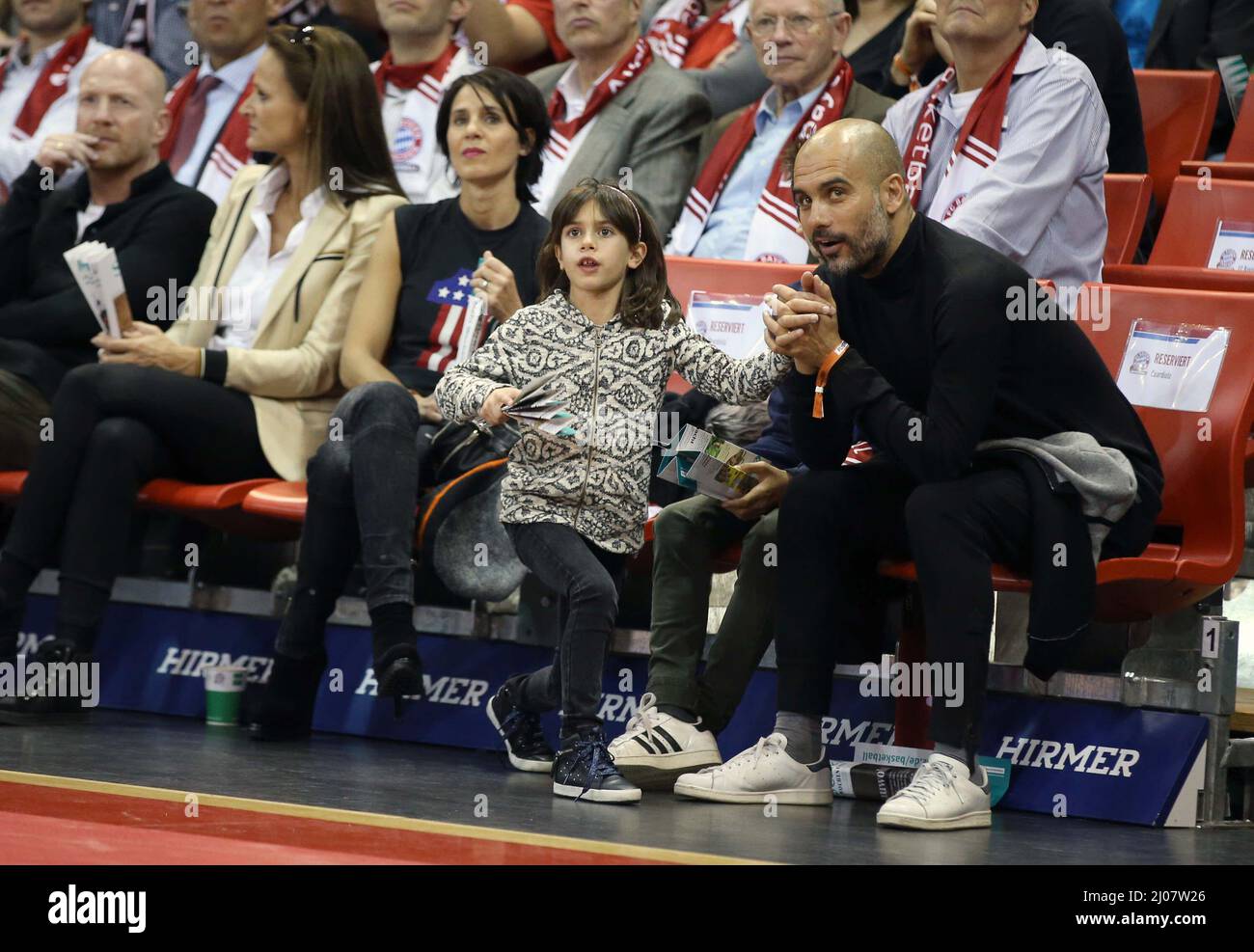 Pep and maria guardiola -Fotos und -Bildmaterial in hoher Auflösung – Alamy