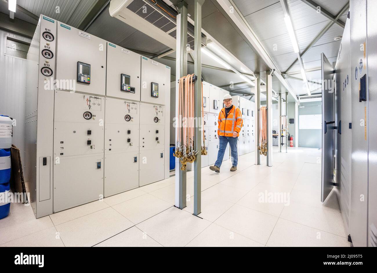 ROTTERDAM - Ingebruikname van een walstroominstallatie met een vermogen ...