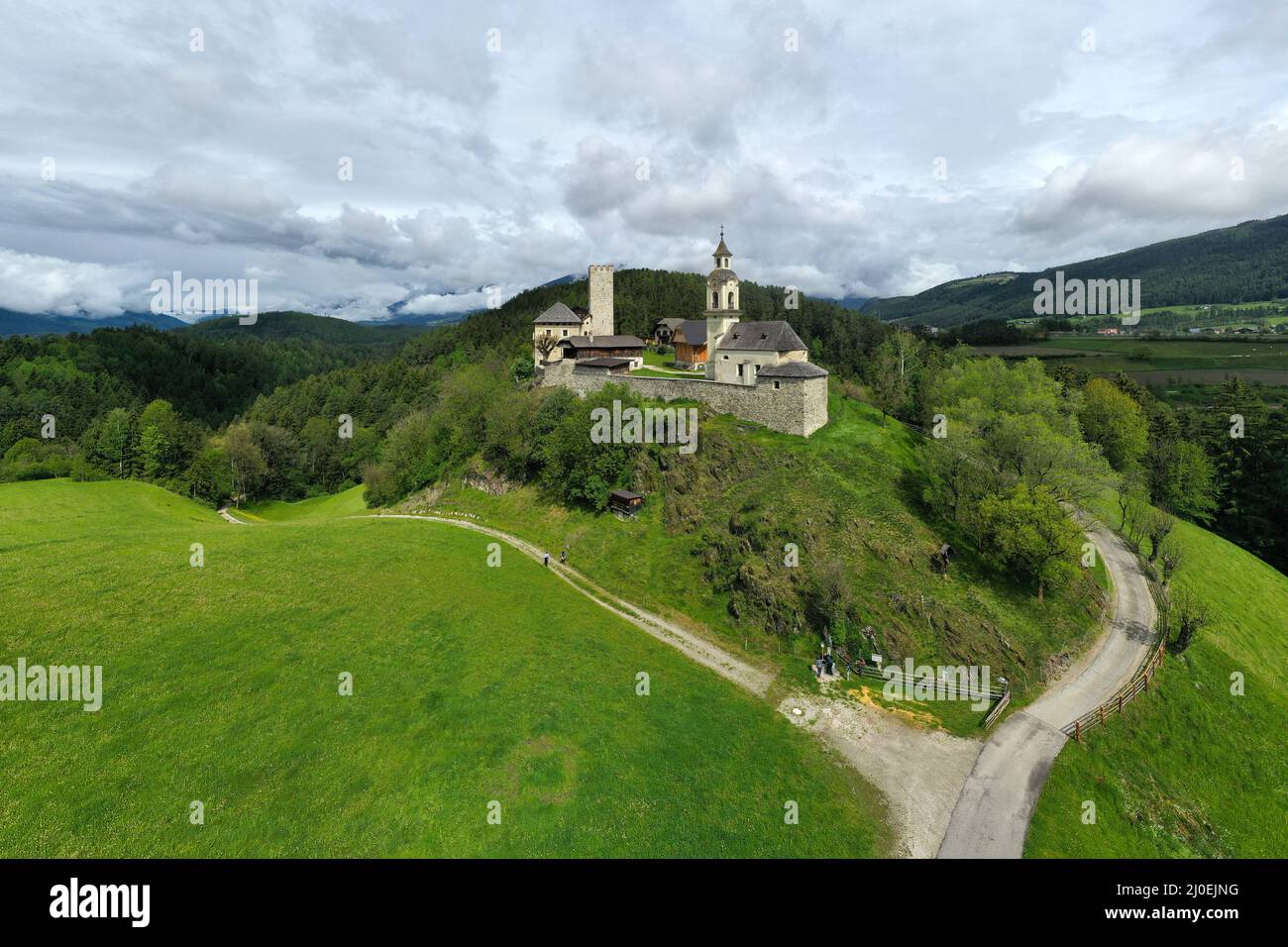 Brunico castle -Fotos und -Bildmaterial in hoher Auflösung – Alamy