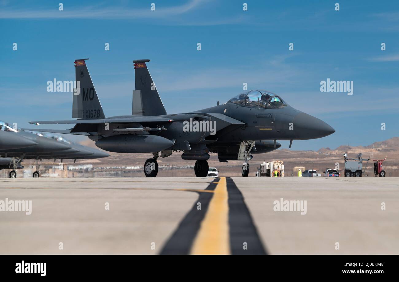 Ein F-15E Strike Eagle, der dem 366. Fighter Wing, Mountain Home Air ...