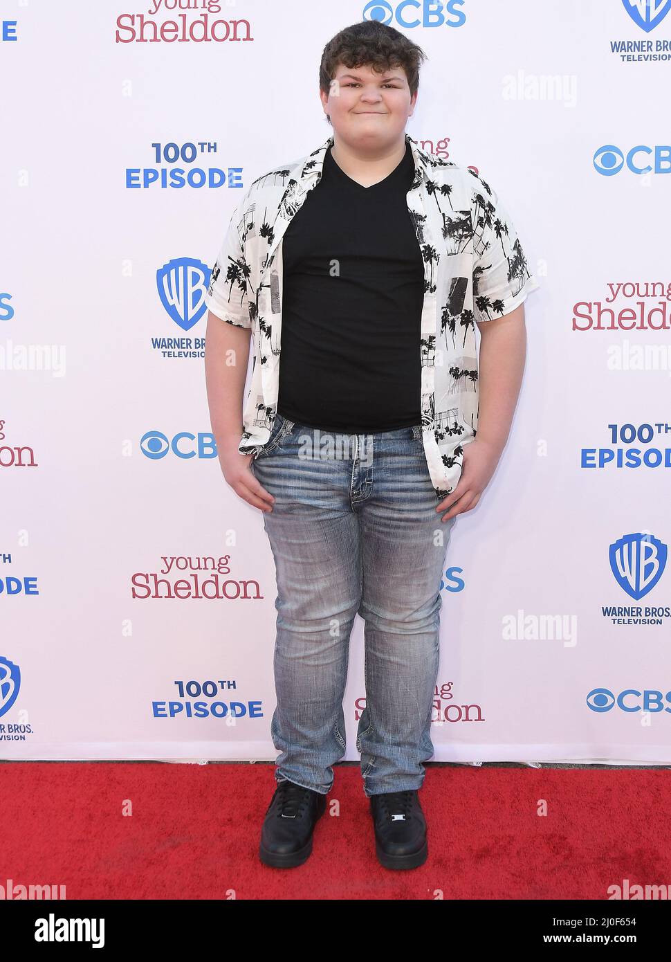 Wyatt McClure kommt zur Premiere von Warner Bros. 100. Episode of YOUNG ...