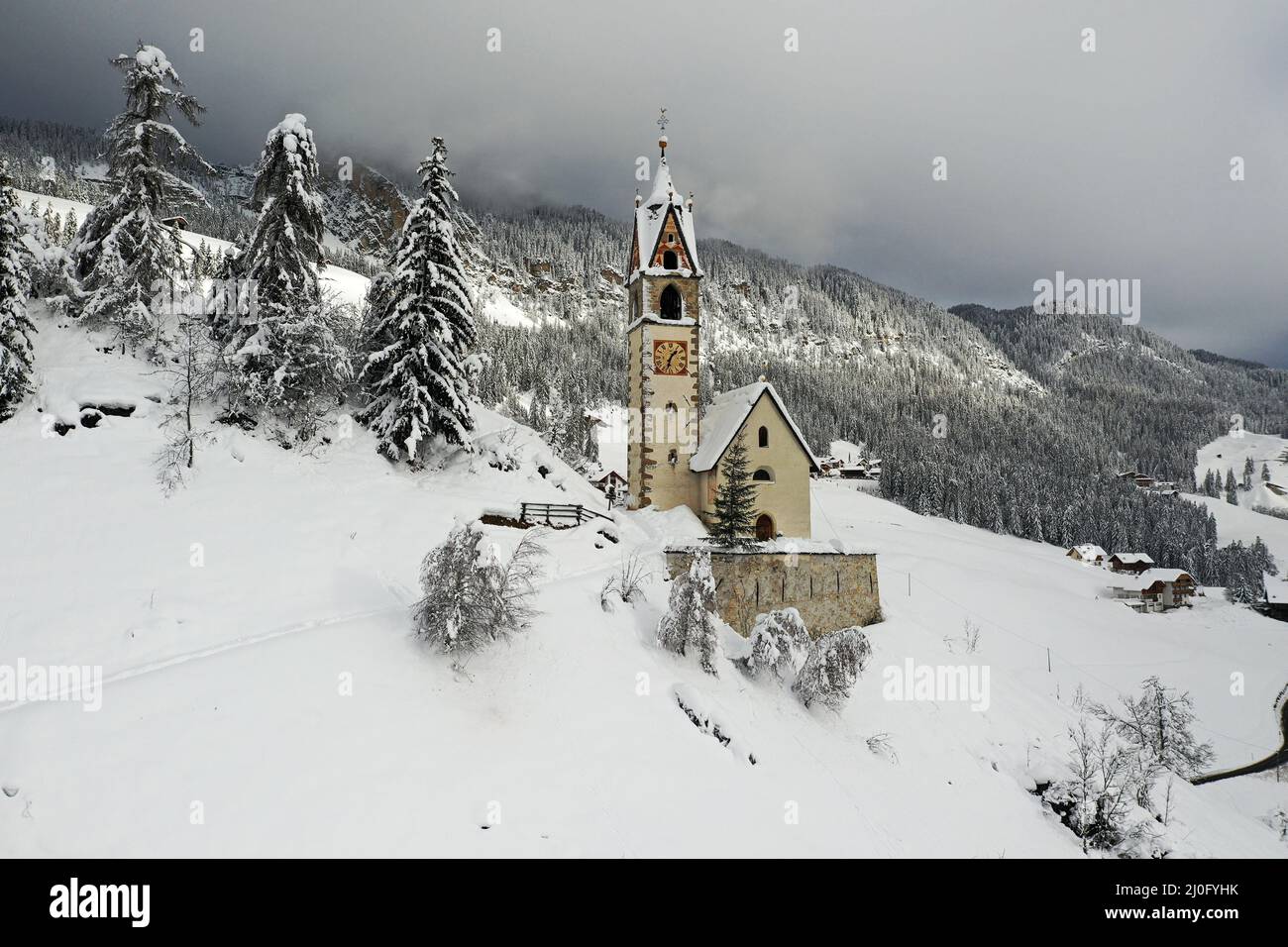 Kapelle einsam winter -Fotos und -Bildmaterial in hoher Auflösung – Alamy
