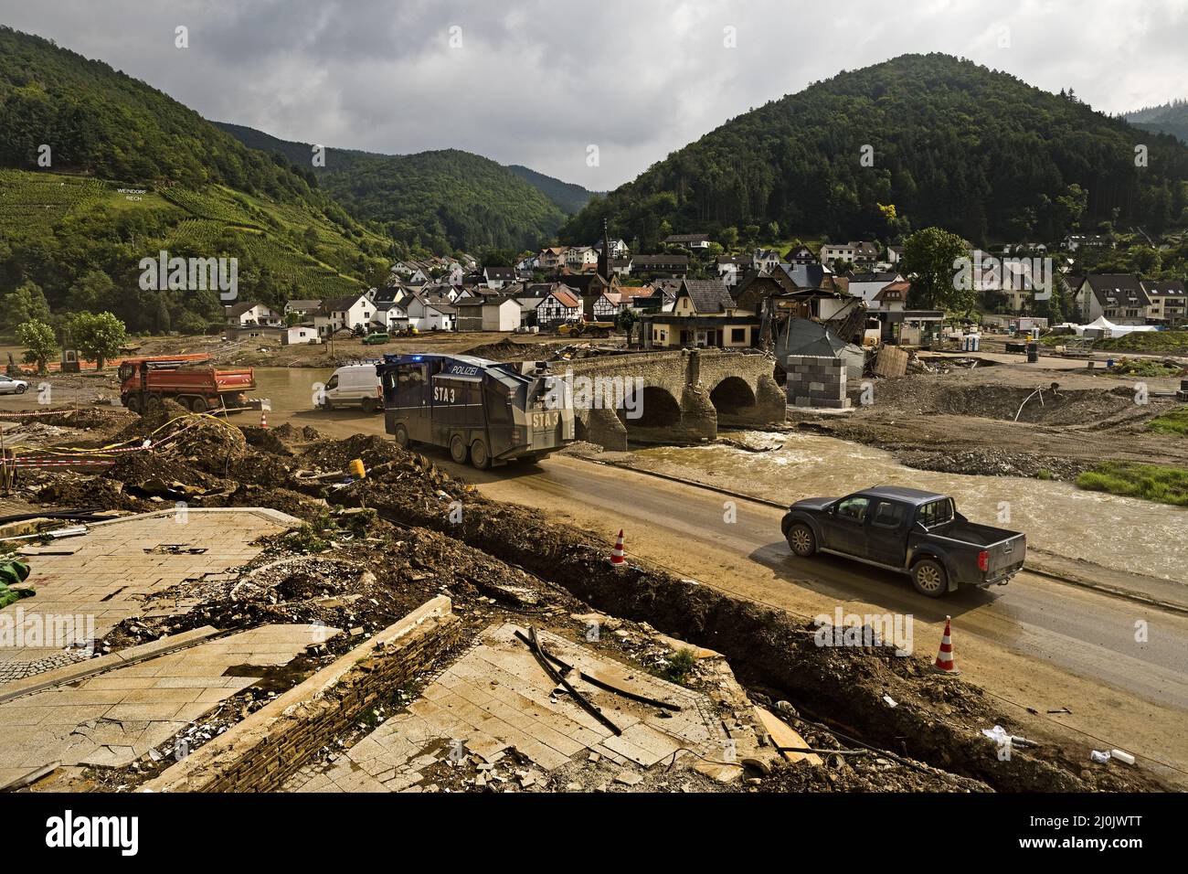 Hochwasser hochwasser hochwasser hochwasser -Fotos und -Bildmaterial in hoher Auflösung - Seite ...