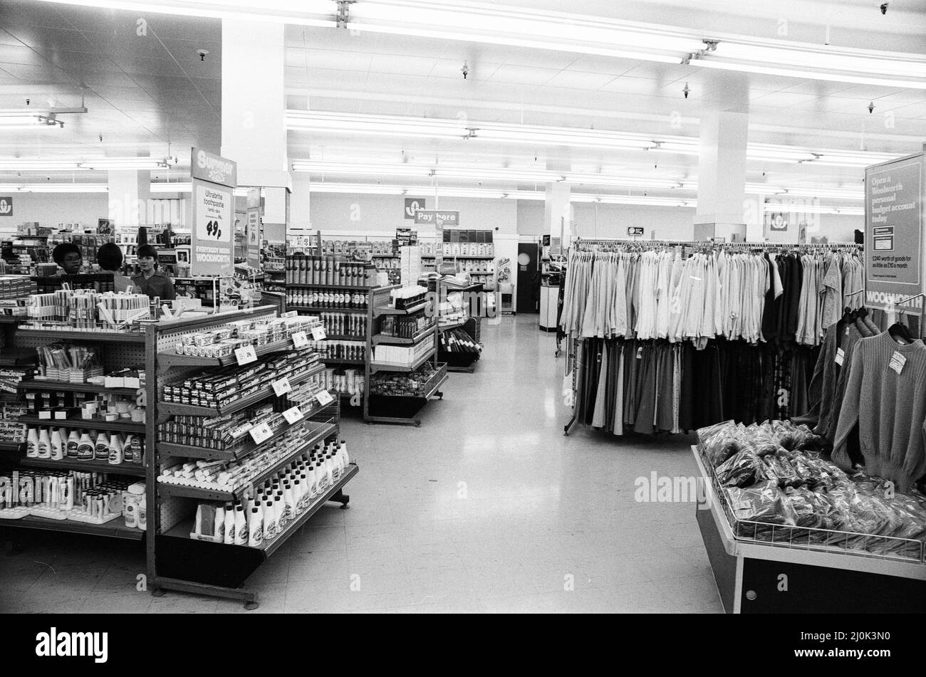 Eine allgemeine ansicht woolworths store -Fotos und -Bildmaterial in ...