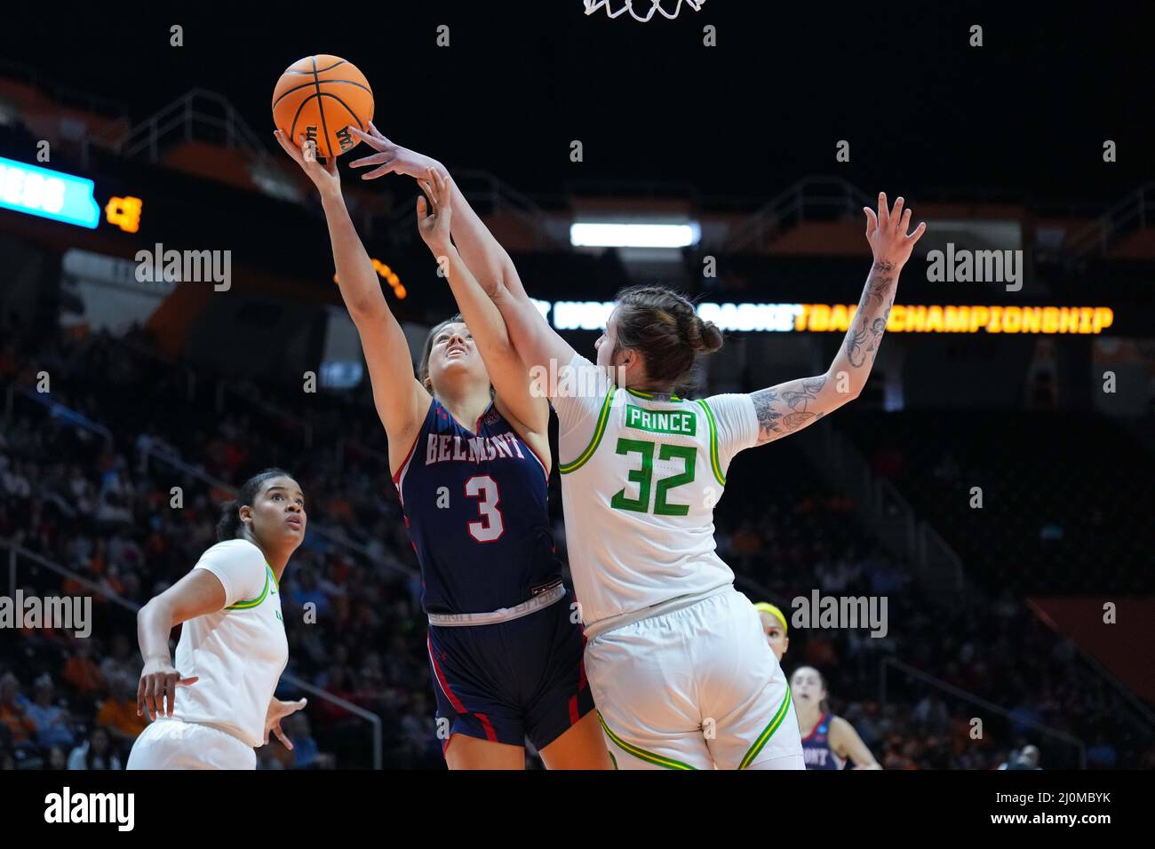 19. März 2022: Sedona Prince #32 der Oregon Ducks blockiert den ...