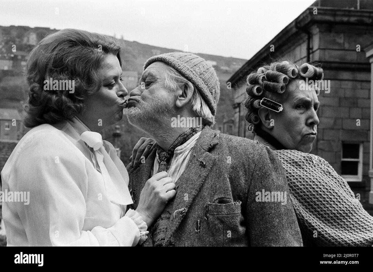Lynda Baron (Lilly Bless her), Bill Owen (Compo) und Kathy Staff (Nora ...