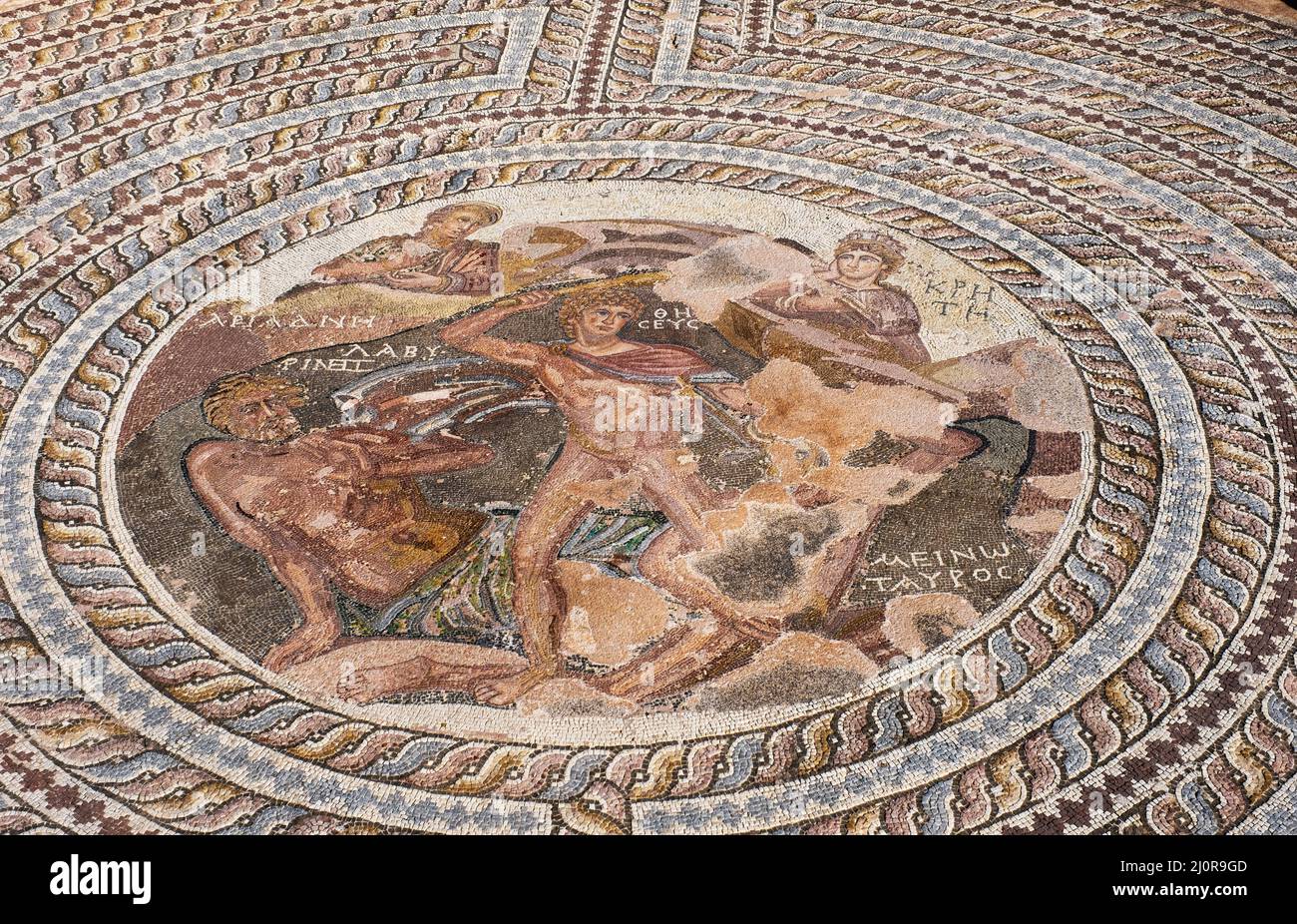 Theseus und das minotaurushaus von aion -Fotos und -Bildmaterial in ...