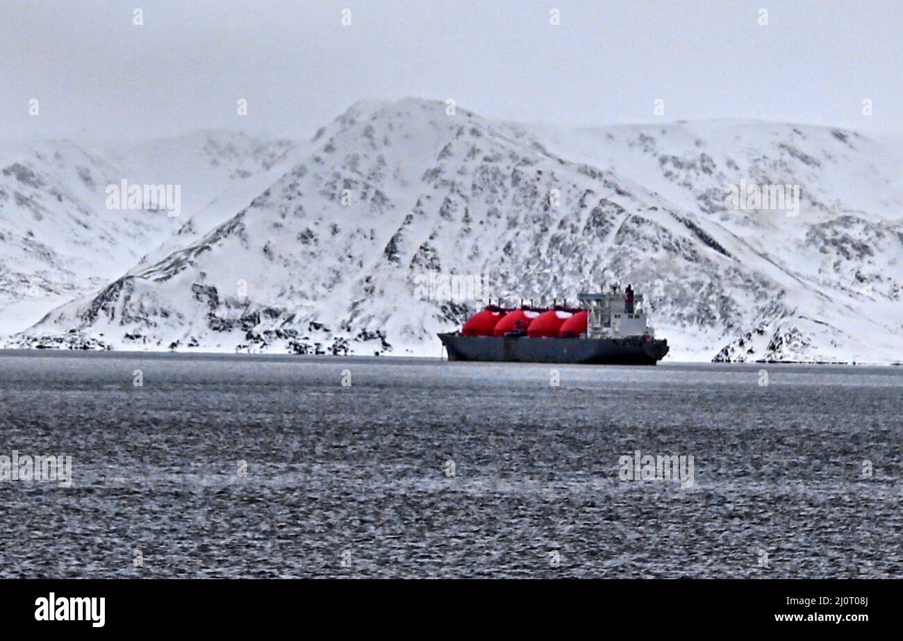 Vor Hammerfest, Norwegen, wird auf der Insel Melkoya Erdgas aus dem ...
