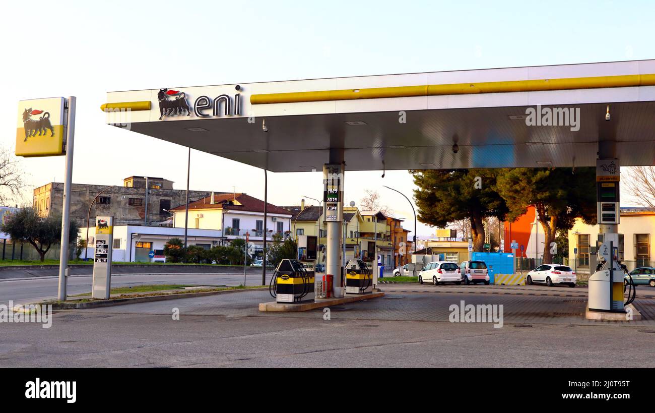ENI-Tankstelle. ENI ist ein multinationales italienisches Öl- und ...