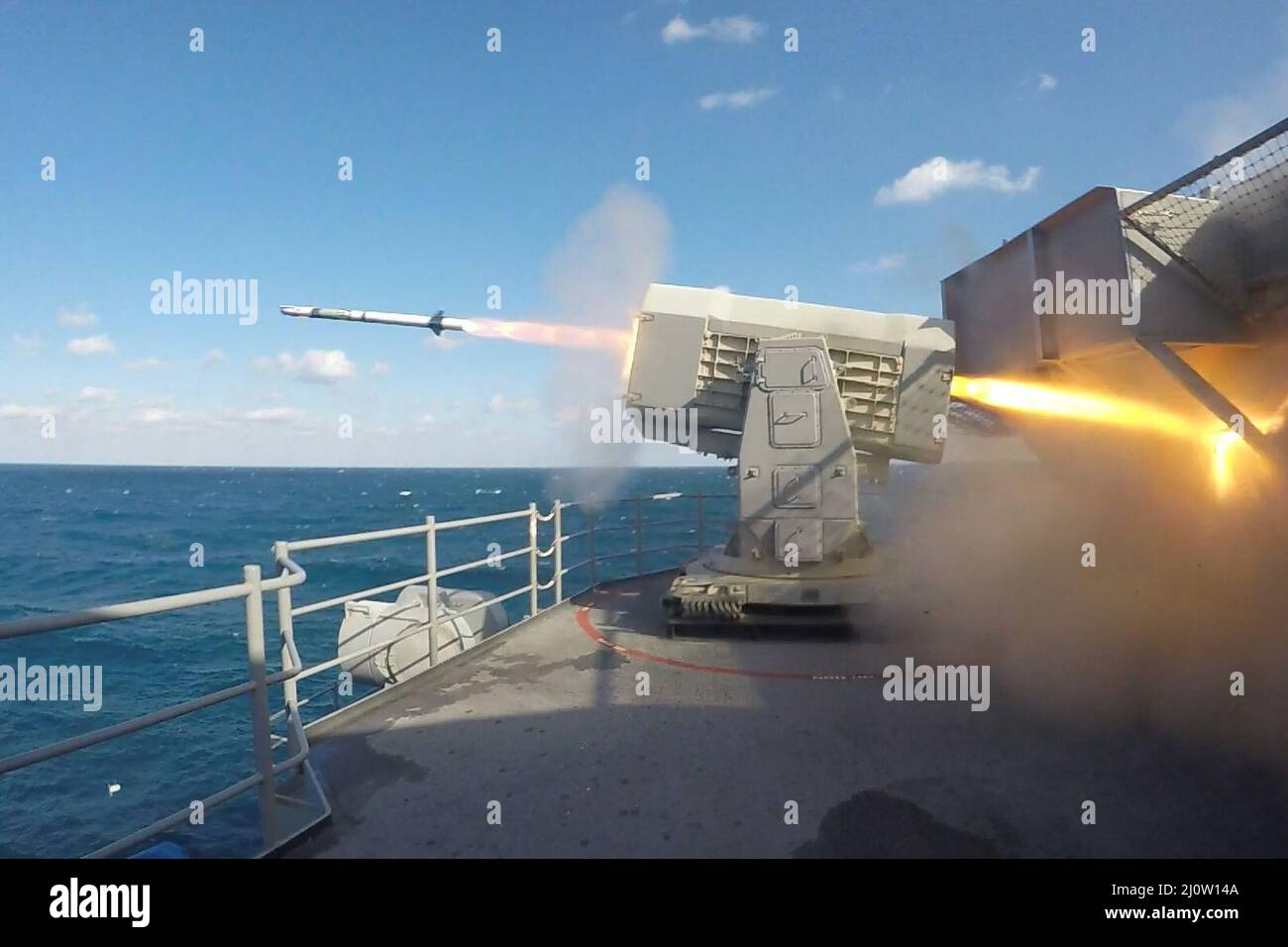 Rim 116 rolling airframe missile -Fotos und -Bildmaterial in hoher ...