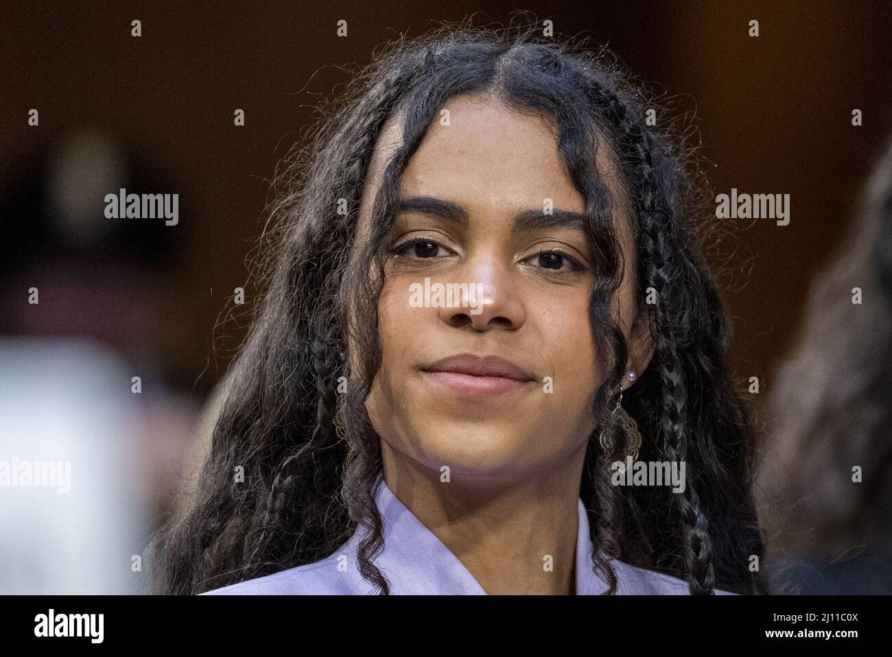 Washington, Usa. 21. März 2022. Leila Jackson hört sich die ...