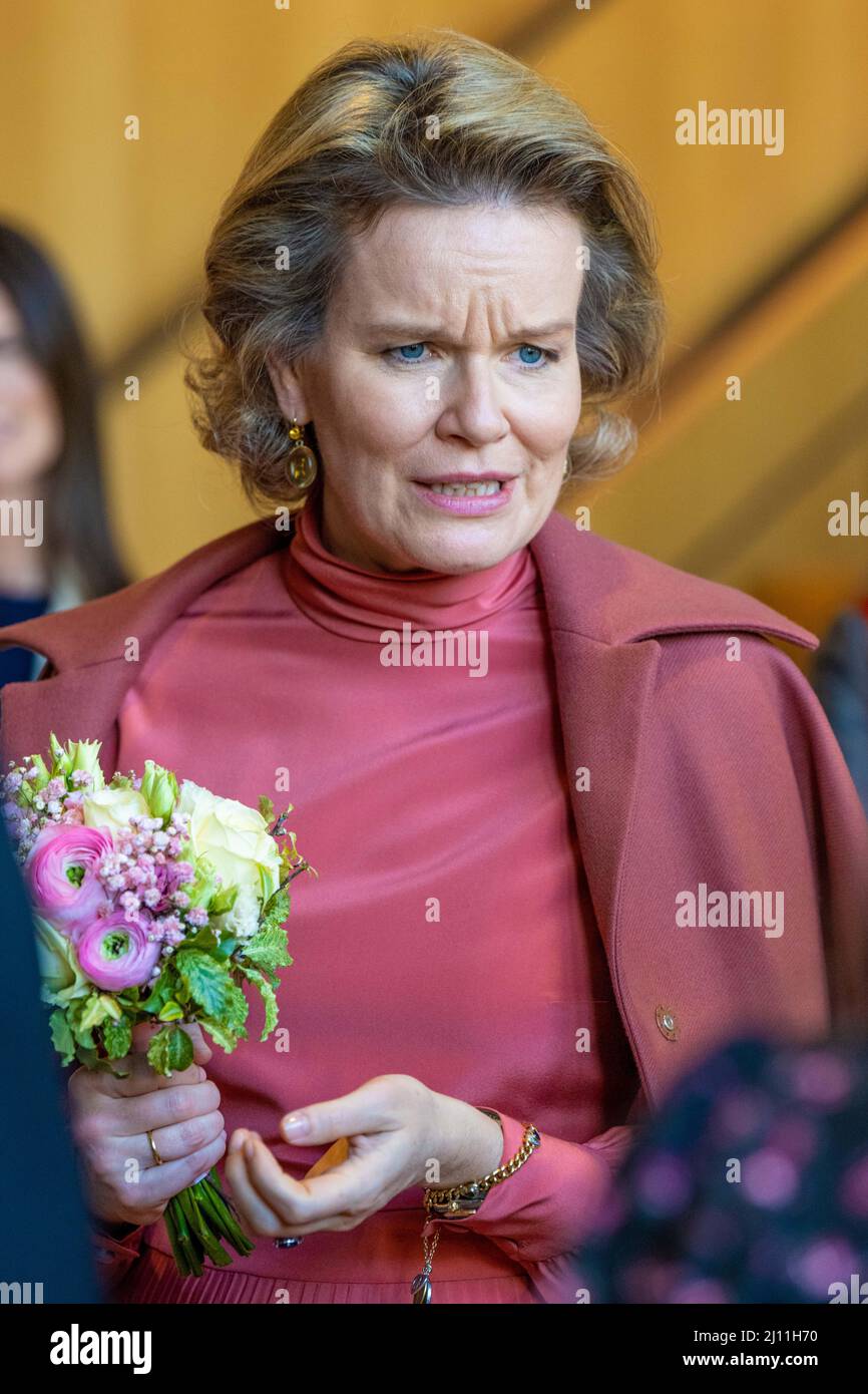 Königin Mathilde von Belgien bei einem Besuch der Königin-Elisabeth ...