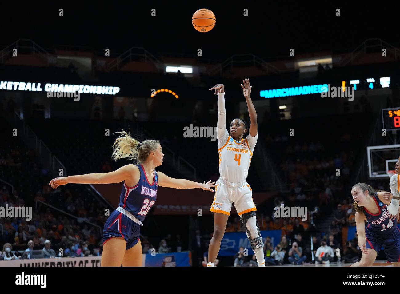 21. März 2022: Jordan Walker #4 der Tennessee Lady Vols schießt den ...