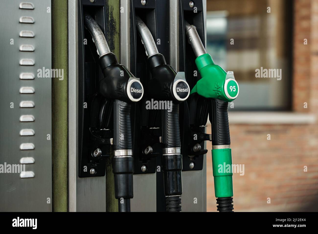 Petrol pistol -Fotos und -Bildmaterial in hoher Auflösung – Alamy