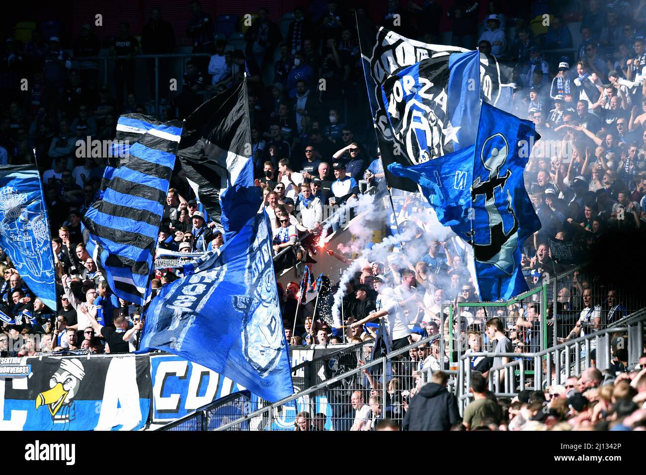 Hsv ultras -Fotos und -Bildmaterial in hoher Auflösung – Alamy