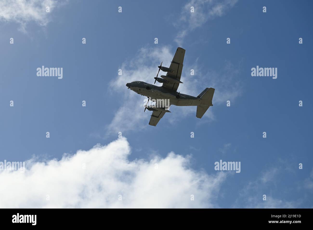 Ein AC-130J Ghostrider vom 1. Special Operations Wing verlässt am 20 ...