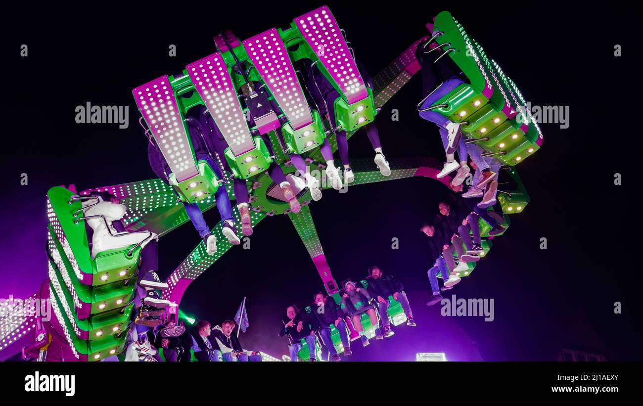 Kirmes jahrmarkt -Fotos und -Bildmaterial in hoher Auflösung – Alamy