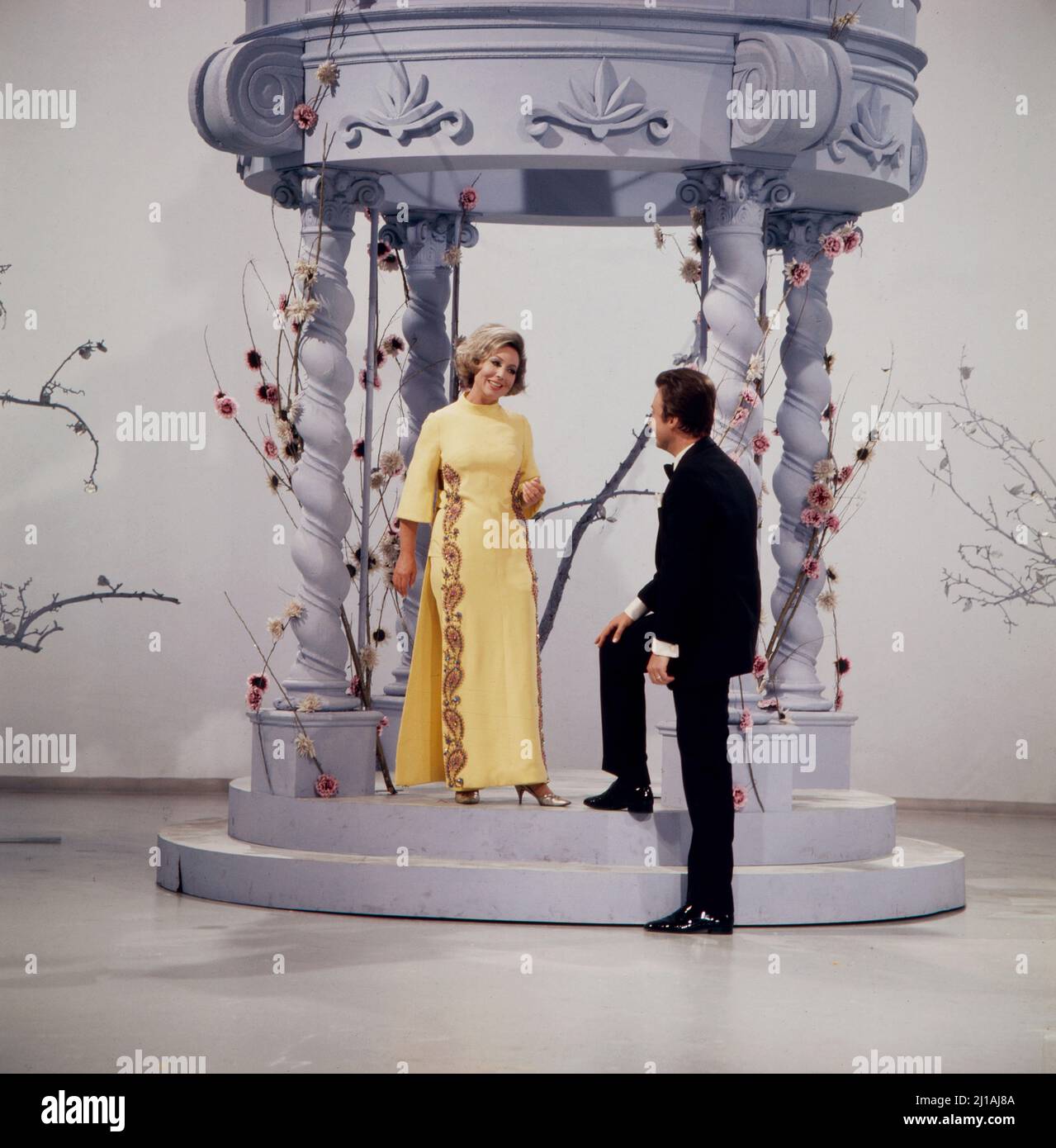 1972 anneliese rothenberger -Fotos und -Bildmaterial in hoher Auflösung ...