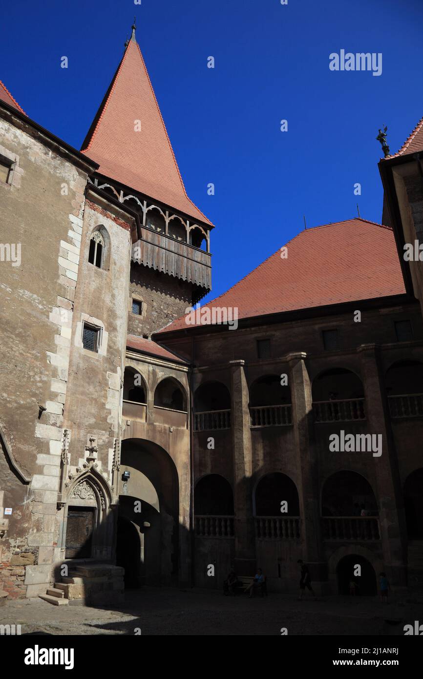 Burg Hunedoara, Castelul Corvinilor bzw. Castelul Huniazilor, auch Burg Corvinilor, Burg der ...