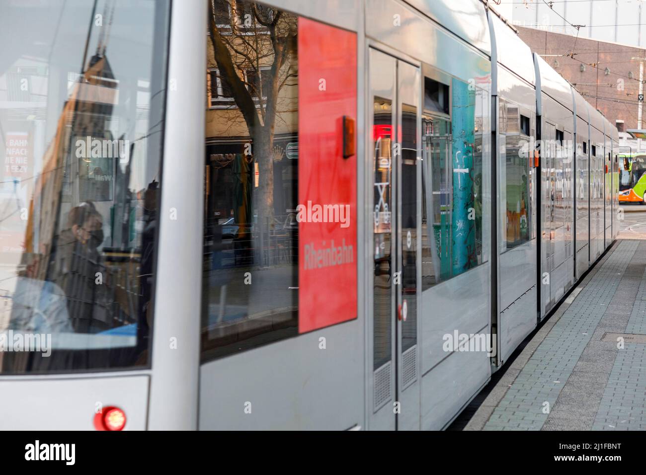 Rheinbahn straßenbahn -Fotos und -Bildmaterial in hoher Auflösung – Alamy