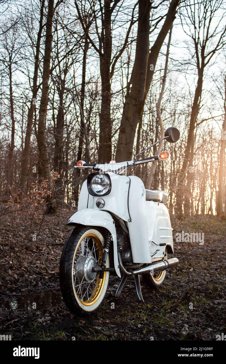 Simson moped -Fotos und -Bildmaterial in hoher Auflösung – Alamy