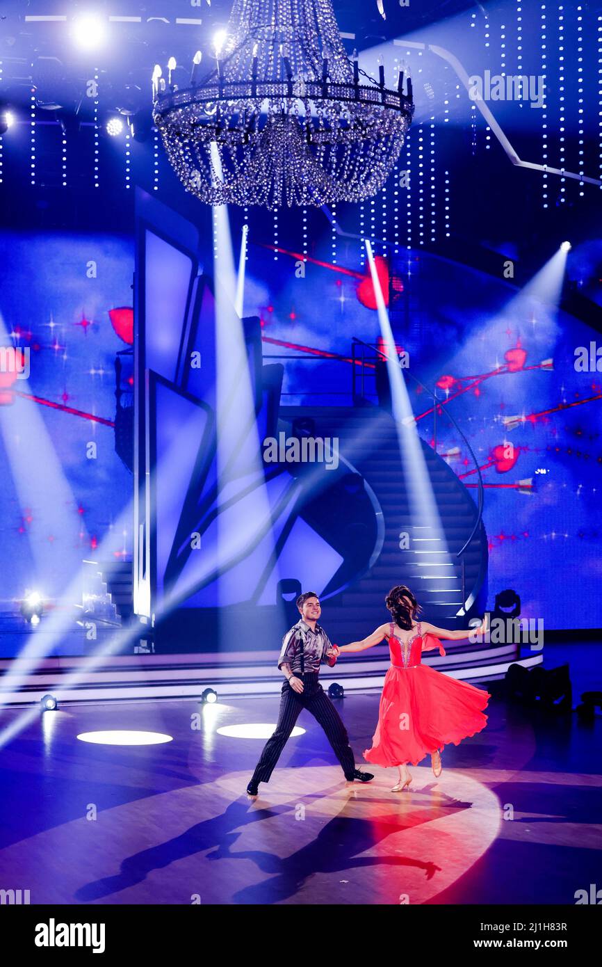 Christina luft lets dance -Fotos und -Bildmaterial in hoher Auflösung ...