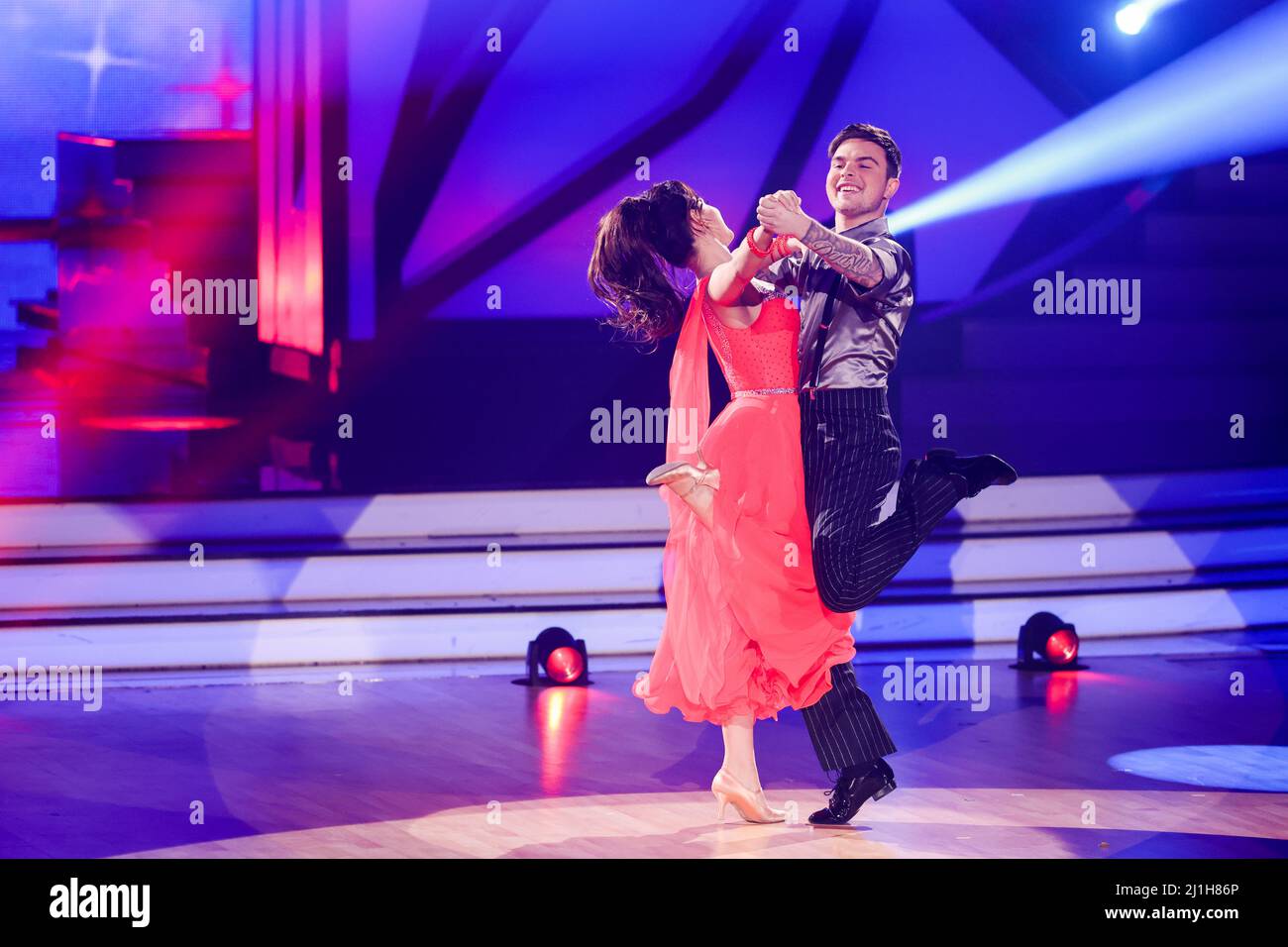 Christina luft lets dance -Fotos und -Bildmaterial in hoher Auflösung ...