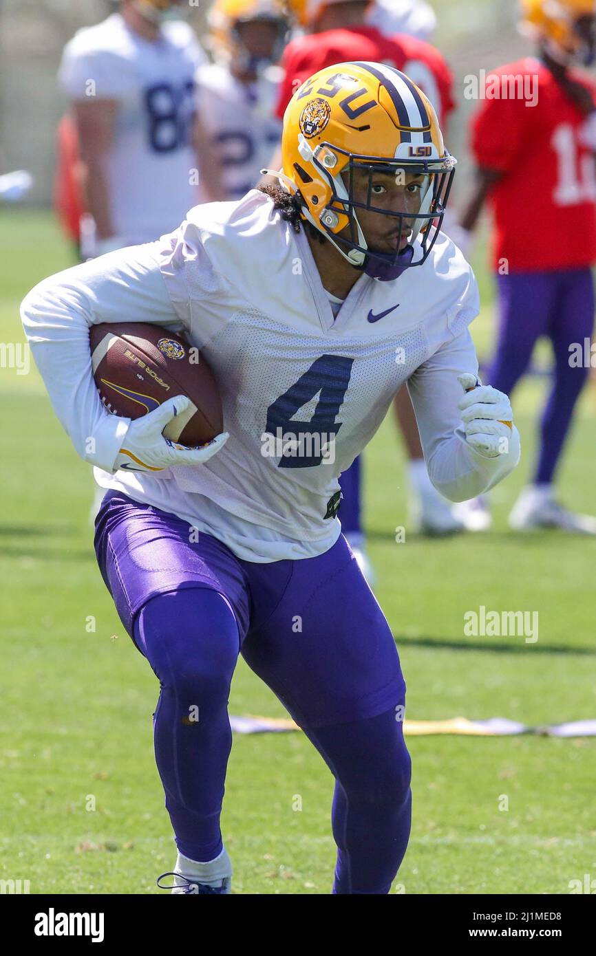 26. März 2022: LSU läuft zurück John Emery Jr. (4) scheint in der ...