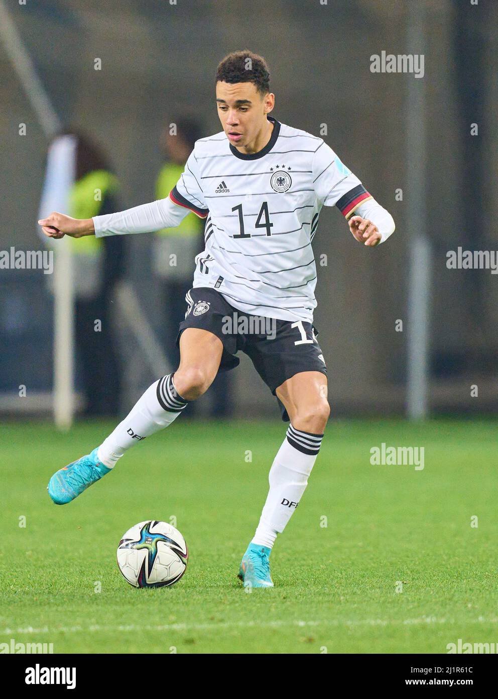 Jamal musiala body -Fotos und -Bildmaterial in hoher Auflösung – Alamy