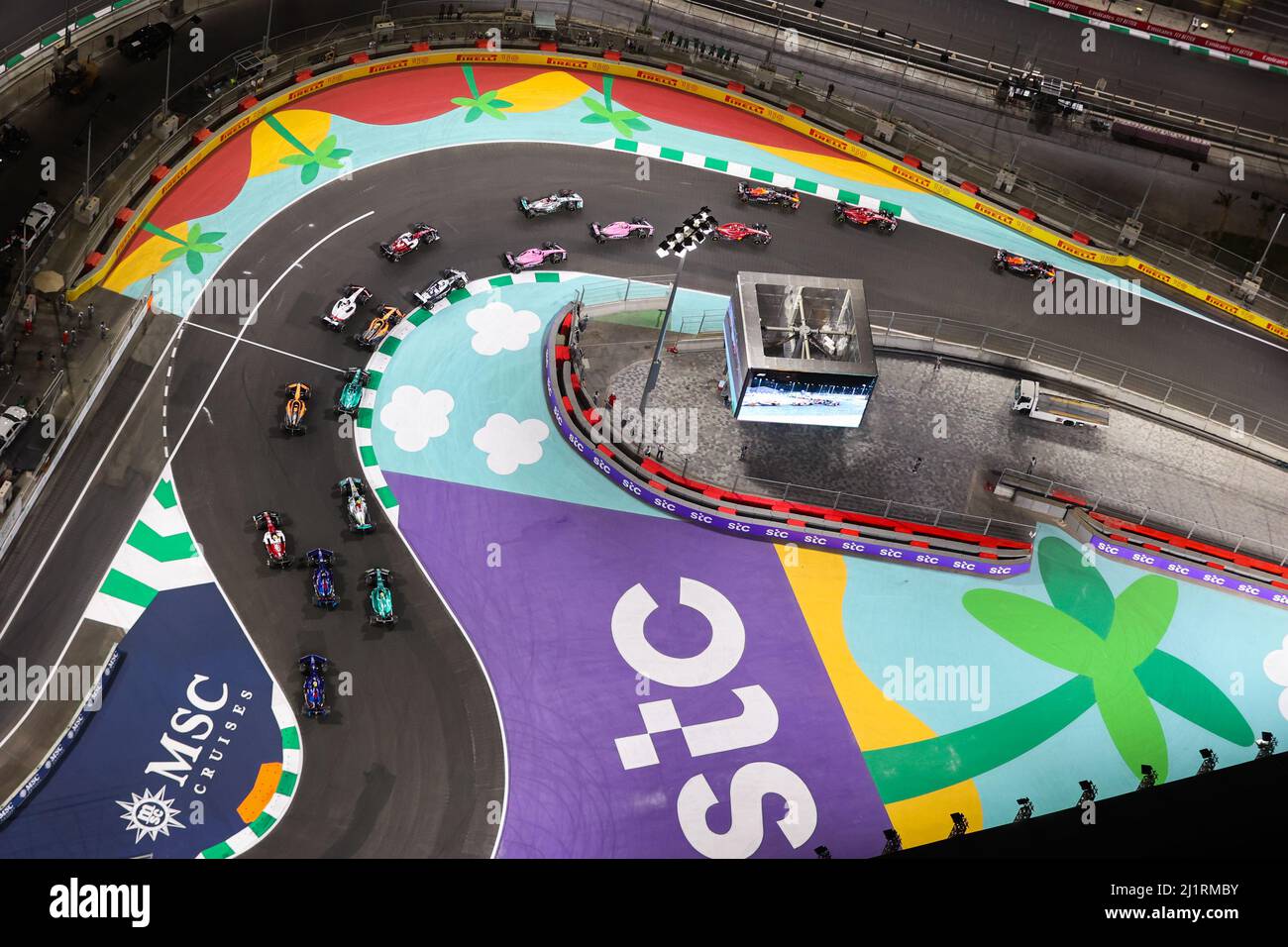 Start des Rennens, Abfahrt, 11 PEREZ Sergio (mex), Red Bull Racing RB18, 16 LECLERC Charles (mco ...